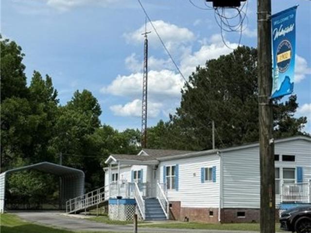 304 E Main St, Wakefield, VA 23888