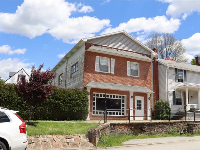 304 E Main St