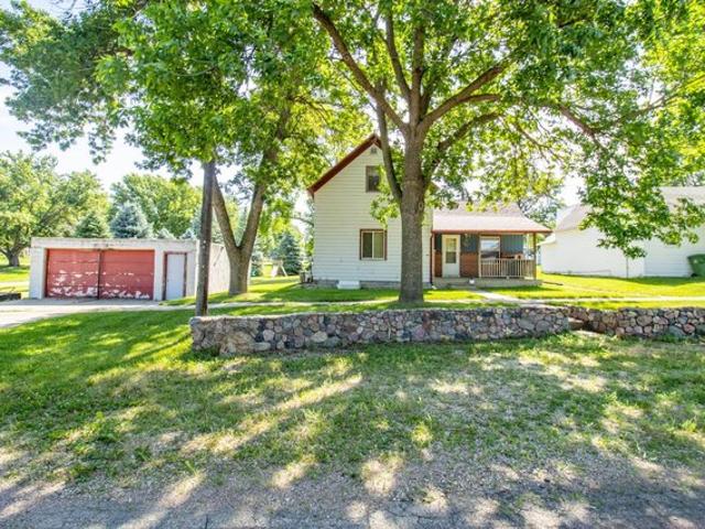 304 Fifth Ave, Doon, IA 51235