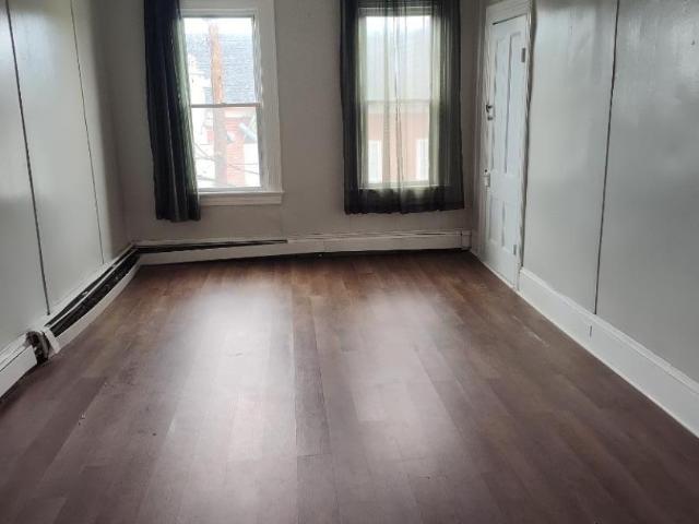 304 Front St # 7