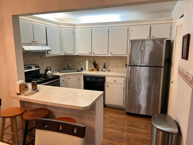 304 Knotty Pine Cir, Unit B2, Greenacres, FL 33463 | MLS #R11167 | Compass