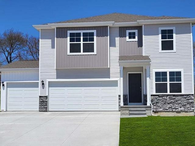 304 Kingfisher Ct SW, Bondurant, IA 50035