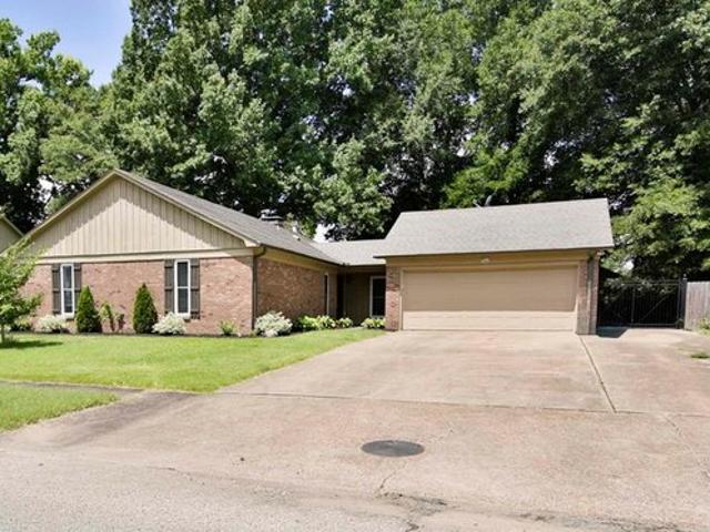 304 Kingsway Dr, West Memphis, AR 72301