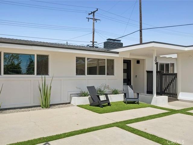 304 Hanover Dr, Costa Mesa, CA 92626