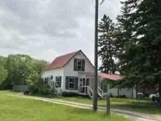 304 Harding St S, Karlstad, MN 56732