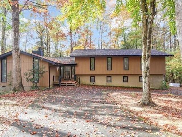 304 Hempstead RD