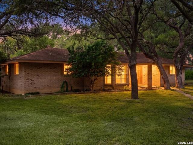 304 Hill Country Ln