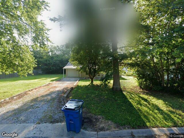 304 Indiana Ave, South Roxana, IL 62087