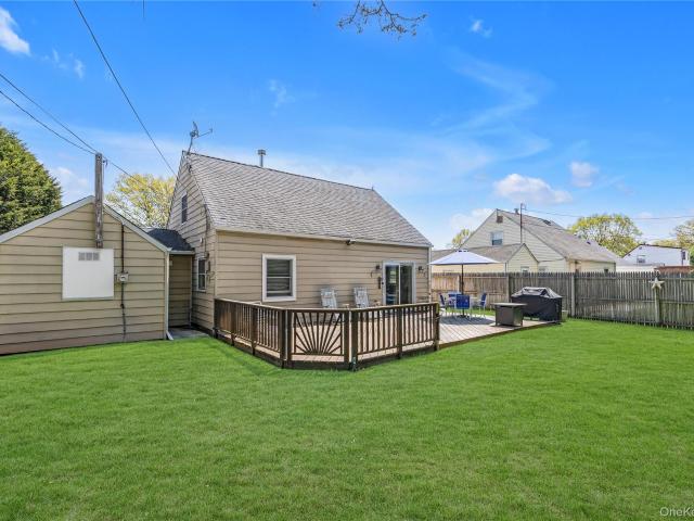 304 Jamaica Blvd, Carle Place, NY 11514 | MLS #986700