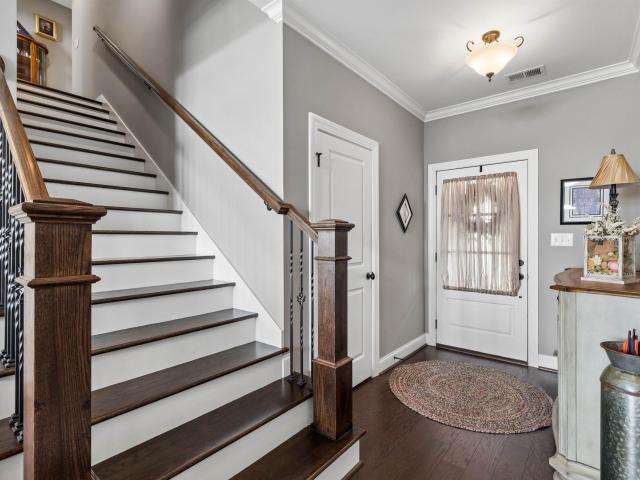 304 Oxford Way