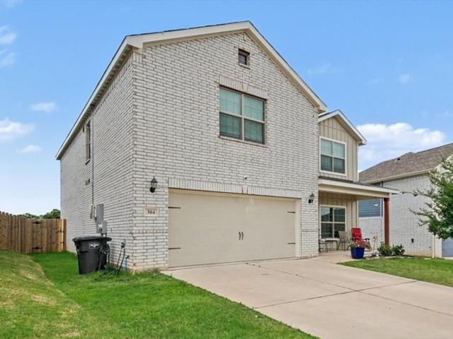 304 Lowery Oaks Trl, Fort Worth, TX 76120