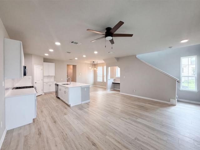 304 Lost Mine Peak Ln