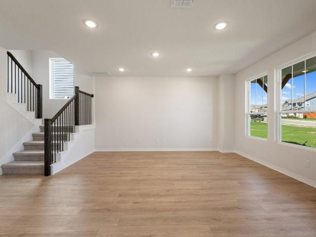 304 Leeland Dr