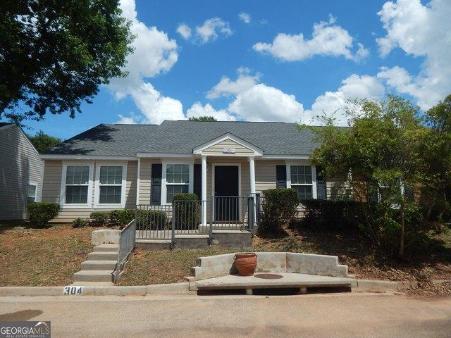 304 Lenox Cir, Lagrange, GA 30241