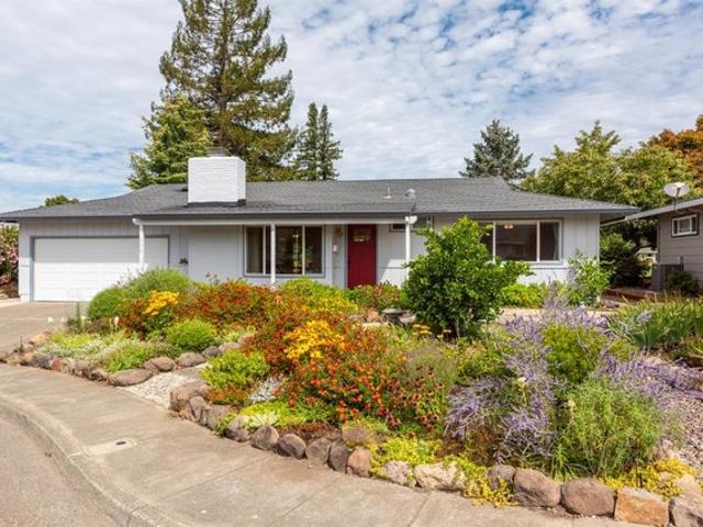 304 Mockingbird Cir, Santa Rosa, CA 95409