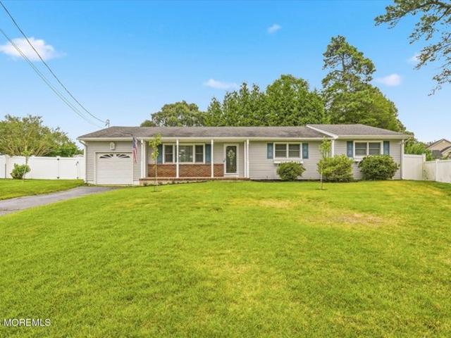 304 Mainsail Ct, Forked River, NJ 08731