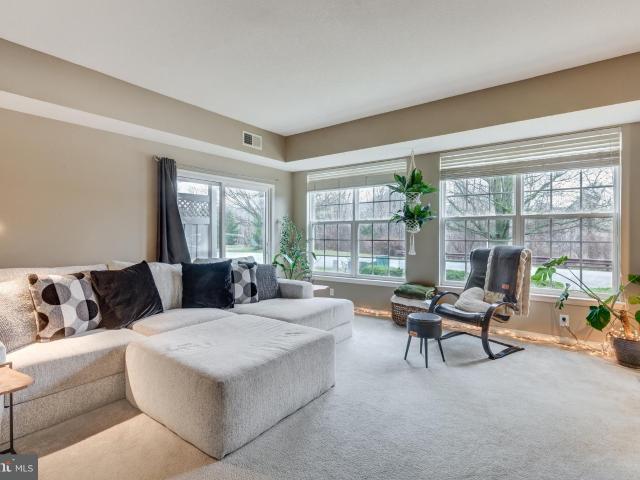 304 Marshview Rd, Unit 304, Stewartstown, PA 17363 | MLS #PAYK2099 | Compass