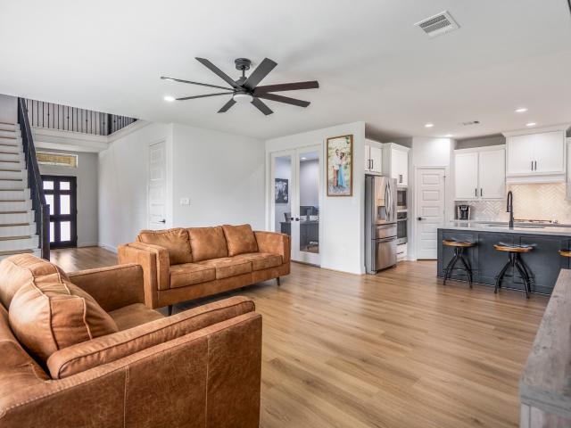 304 Mullins Court