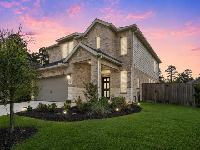 304 Mullins Ct, Montgomery, TX 77316