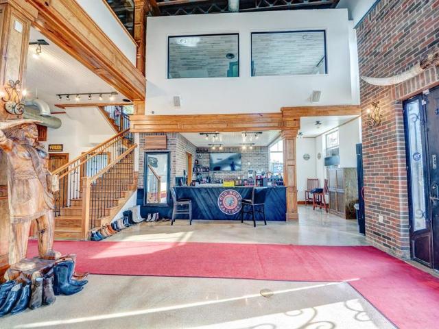 304 N Oak Street