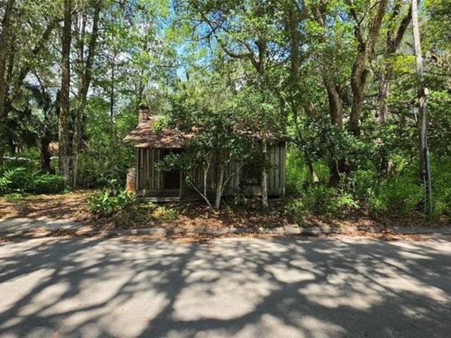 304 NW 5th St, Micanopy, FL 32667