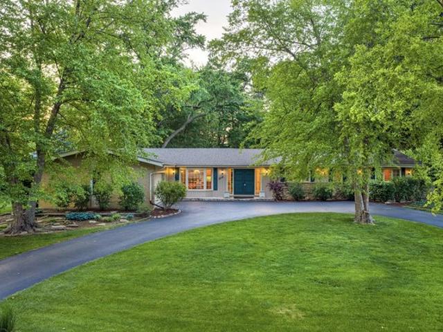 304 S Circle Dr, Palatine, IL 60067