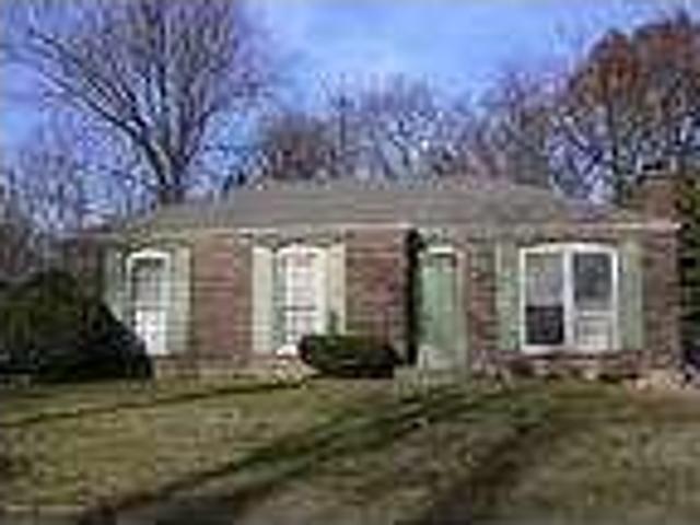 304 S Evergreen Rd, Woodland Hills, Ky 40243