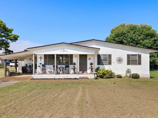 304 S Gusmus Ave, Muscle Shoals, AL 35661
