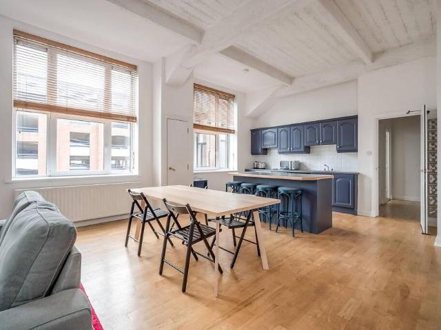 304 Somerset Studios, Belfast, BT7 1RP