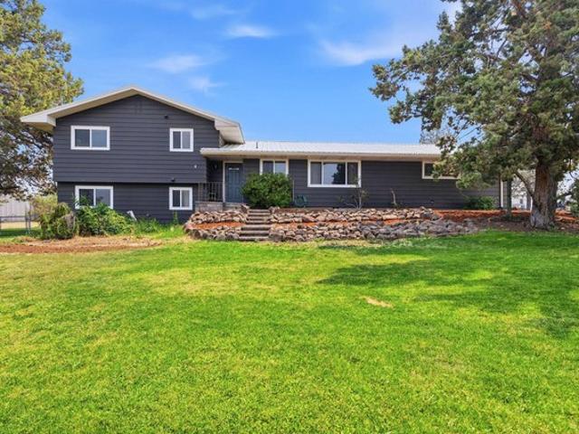 304 SE Crestview Ln, Madras, OR 97741