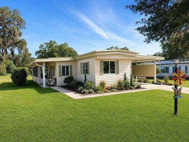 304 Sheerwood Dr, Lady Lake, FL 32159