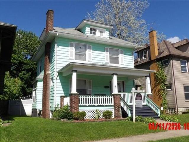 304 Spruce Ave, Sharon, PA 16146