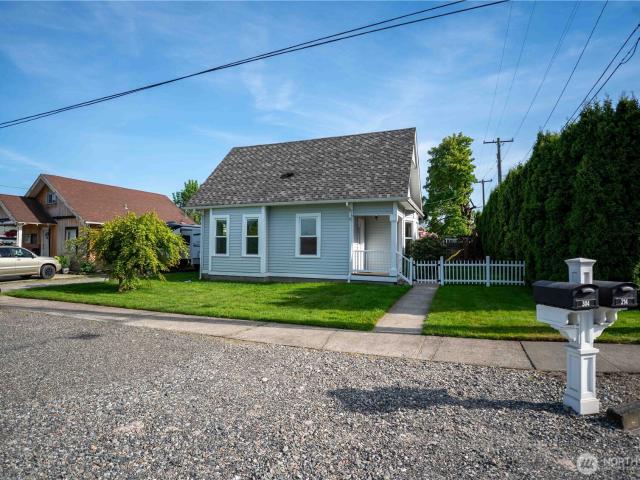 304 Sumas Ave