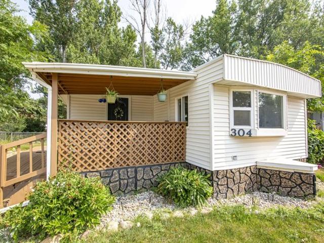 304 Sussex St, Bismarck, ND 58504