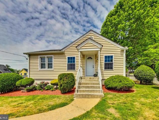 304 Park Rd, Rockville, MD 20850