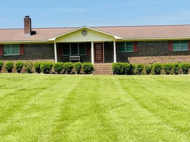 304 Redwood Rd, Fitzgerald, GA 31750
