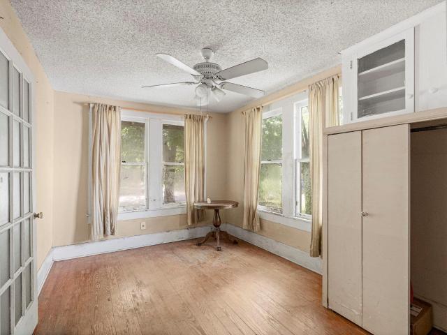 304 W 42nd St