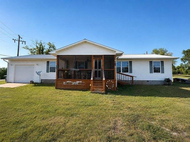 304 W 5th St, Asher, OK 74826