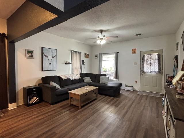 304 W 7th Street