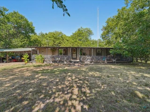304 W 2nd St, Dodd City, TX 75438