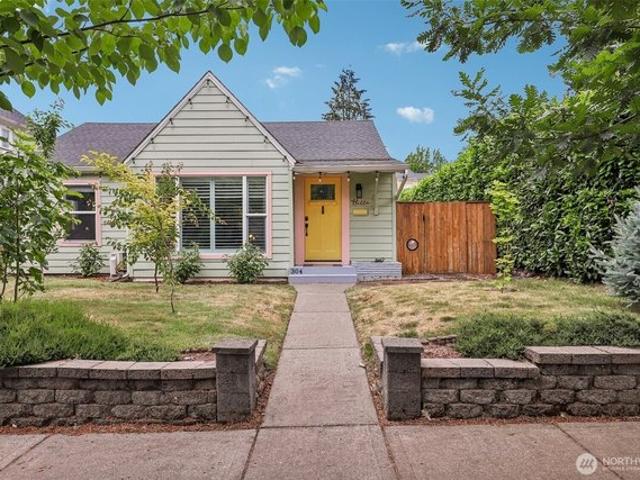 304 W 32nd St, Vancouver, WA 98660