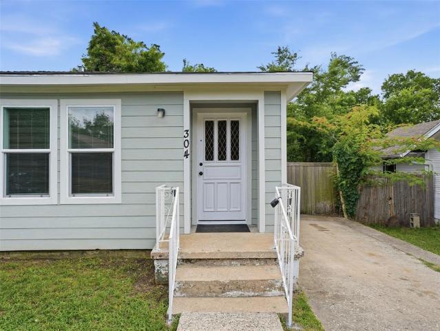 304 W Texas Street