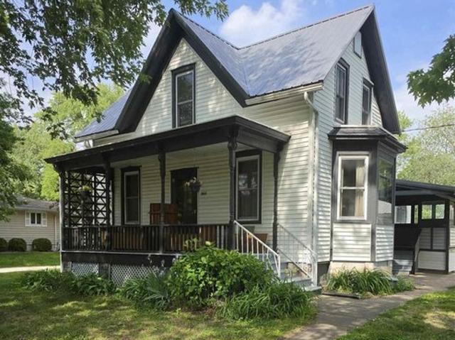 304 W Third St, Golden, IL 62339
