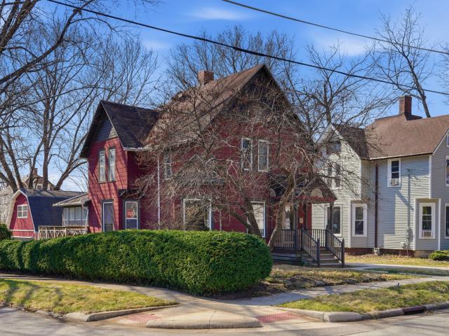 304 W Chamberlin Street