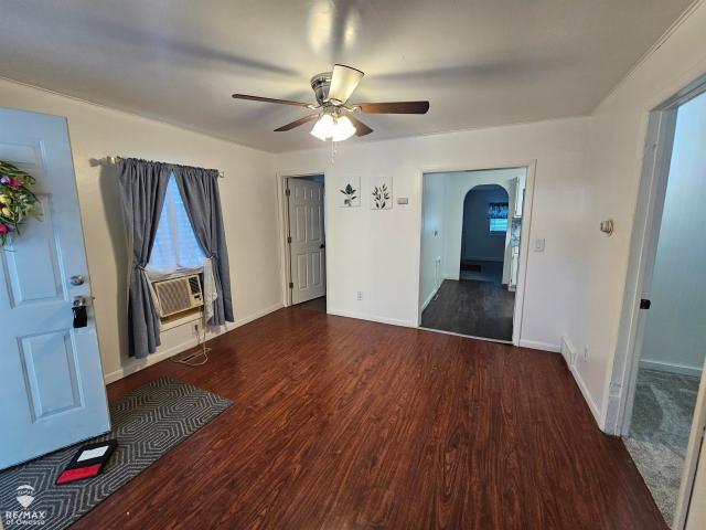 304 W Corunna Avenue