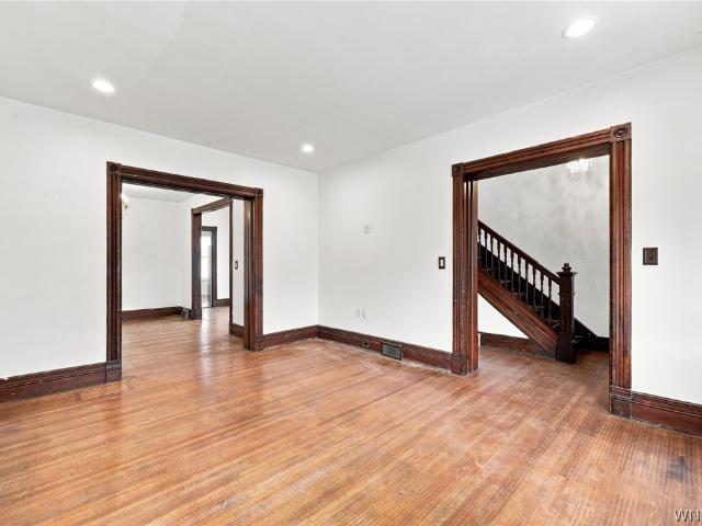 304 W Delavan Avenue