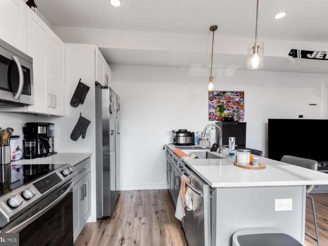 304 W Master Street # 8