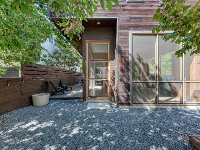 304 W Milton St