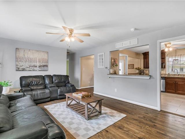 304 Wales CIR