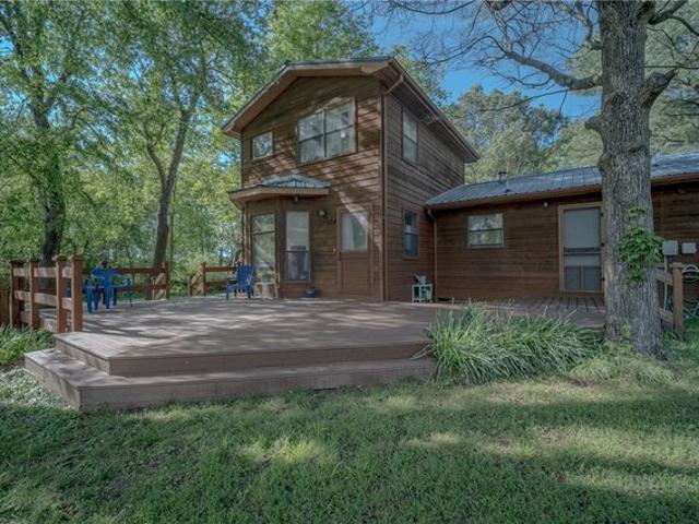 304 Warren Ave, Huntsville, AR 72740